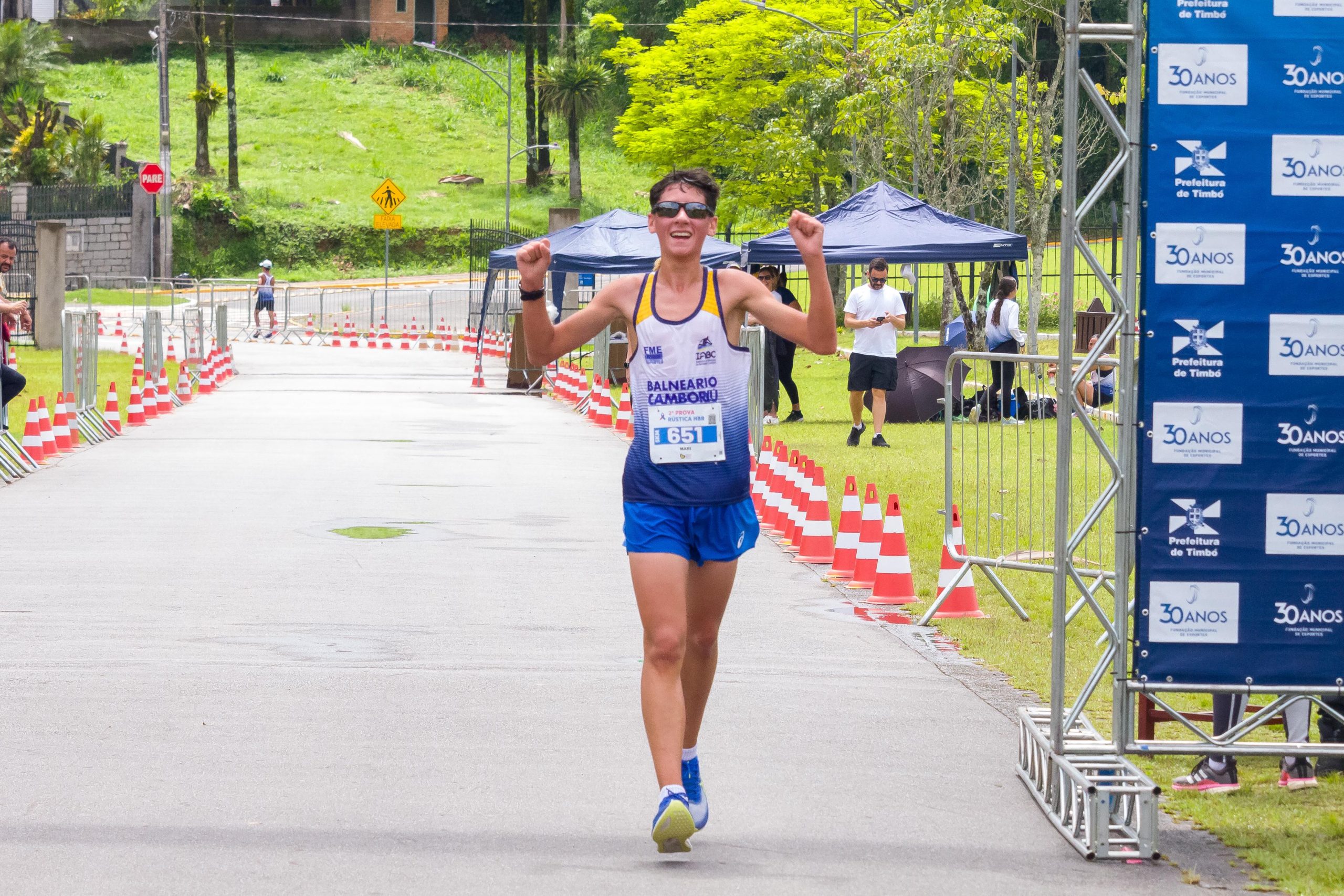 André Bessa, 14 anos, de Balneário Camboriú, é o novo recordista brasileiro na marcha atlética
