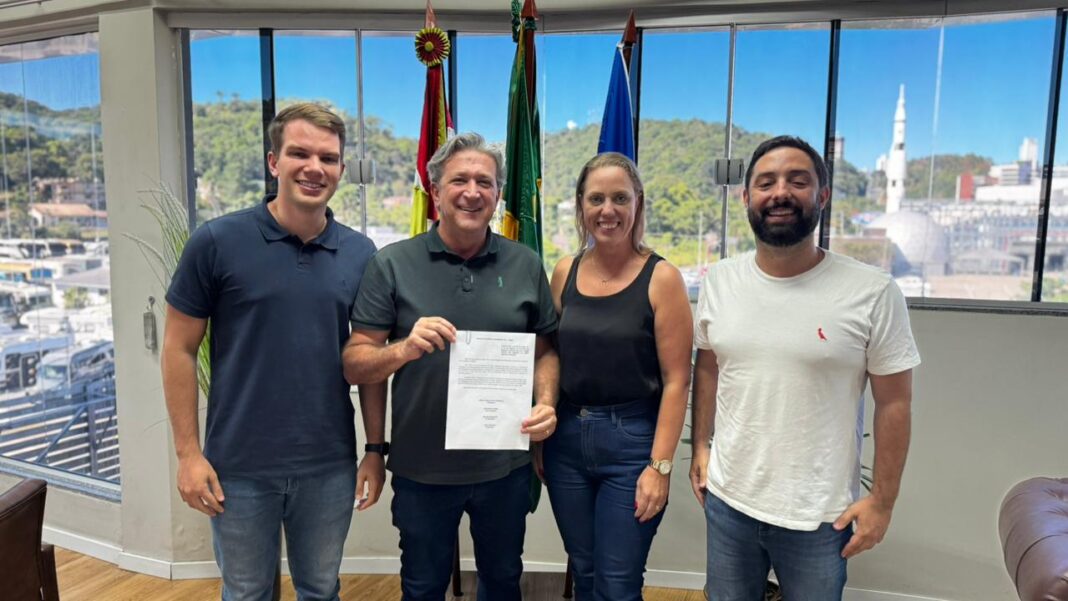 Mesa Diretora da Câmara de Balneário Camboriú propõe redução do ...