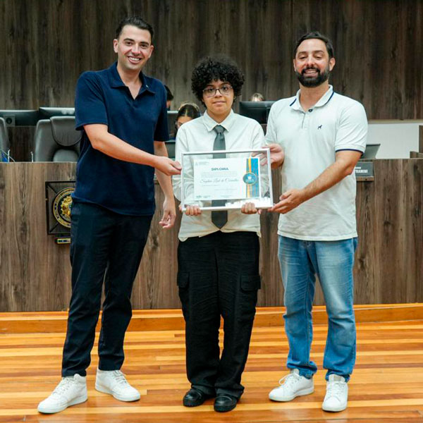 Vereadores mirins elegem nova mesa diretora e realizam primeira sessão ...